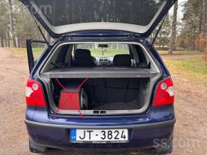 Zils Volkswagen Polo 2003 Krāslava, ar dzinēja tilpumu 1.20 L un nobraukumu 275 tūkst. km par 750 €, foto 3 vietnē AUTOMOTO.COM.LV