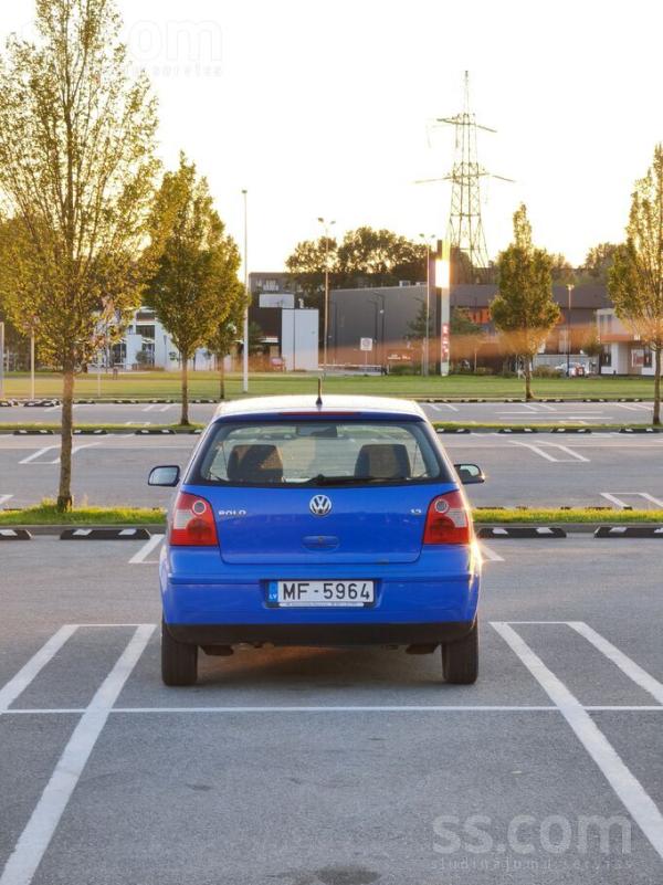 Zils Volkswagen Polo 2003 Rīga, ar dzinēja tilpumu 1.20 L un nobraukumu 250 tūkst. km par 1390 €, foto 6 vietnē AUTOMOTO.COM.LV