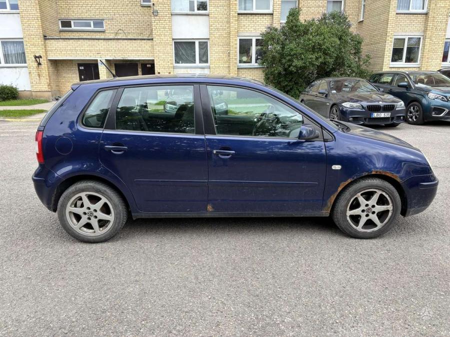 Zils Volkswagen Polo 2004 Kauņa, ar dzinēja tilpumu 1.42 L un nobraukumu 190 tūkst. km par 1000 €, foto 6 vietnē AUTOMOTO.COM.LV
