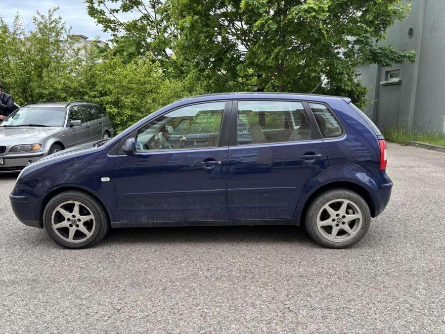 Zils Volkswagen Polo 2004 Kauņa, ar dzinēja tilpumu 1.42 L un nobraukumu 190 tūkst. km par 1000 €, foto 7 vietnē AUTOMOTO.COM.LV