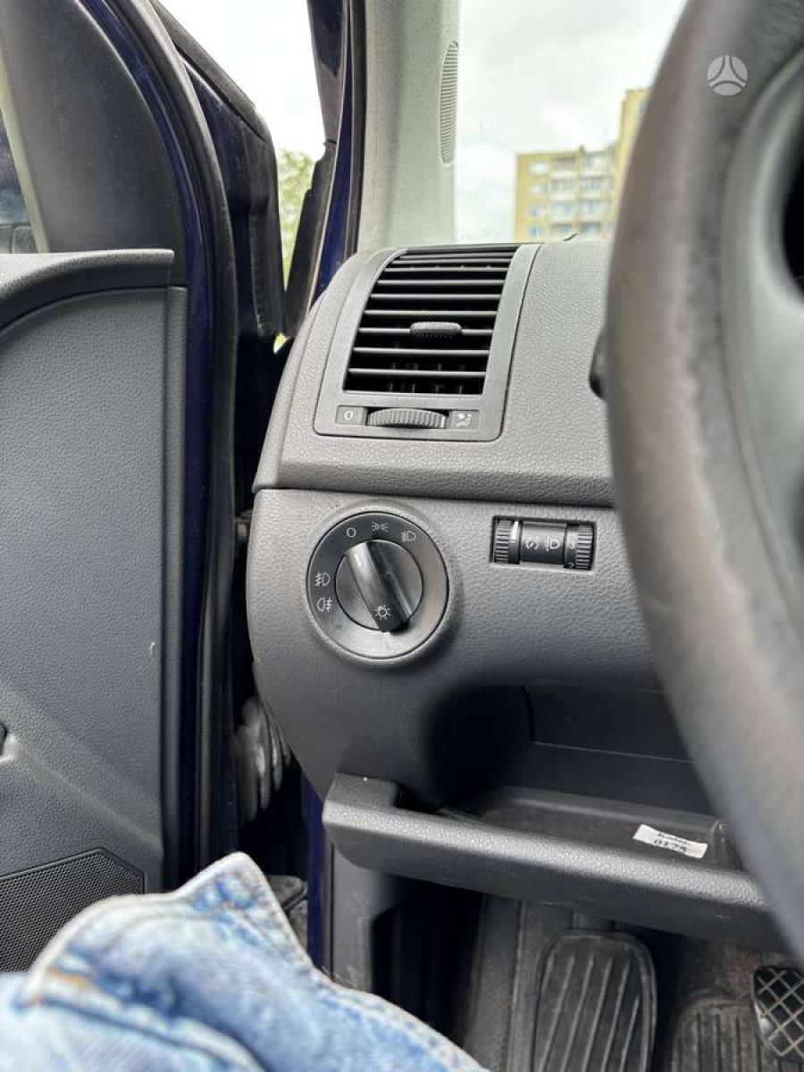 Zils Volkswagen Polo 2004 Kauņa, ar dzinēja tilpumu 1.42 L un nobraukumu 190 tūkst. km par 1000 €, foto 11 vietnē AUTOMOTO.COM.LV