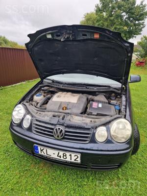 Blue Volkswagen Polo 2004 in Daugavpils, with an engine capacity of 1.40 L and mileage of 300 thousand km for 1500 €, photo 8 on AUTOMOTO.COM.LV