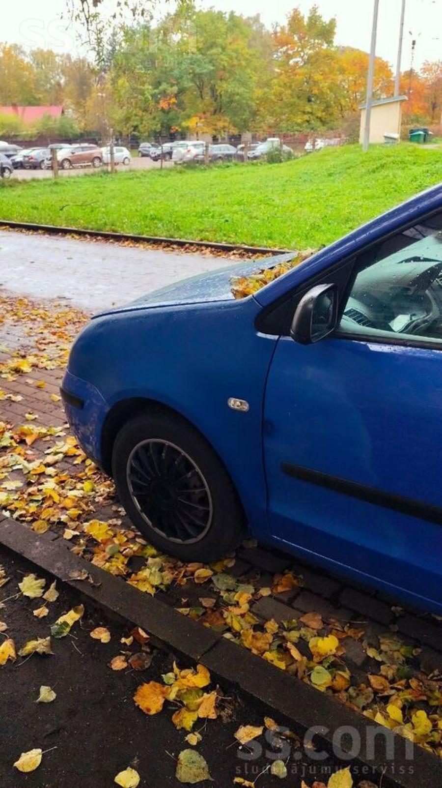 Blue Volkswagen Polo 2004 in Riga, with an engine capacity of 1.20 L and mileage of 170 thousand km for 700 €, photo 6 on AUTOMOTO.COM.LV