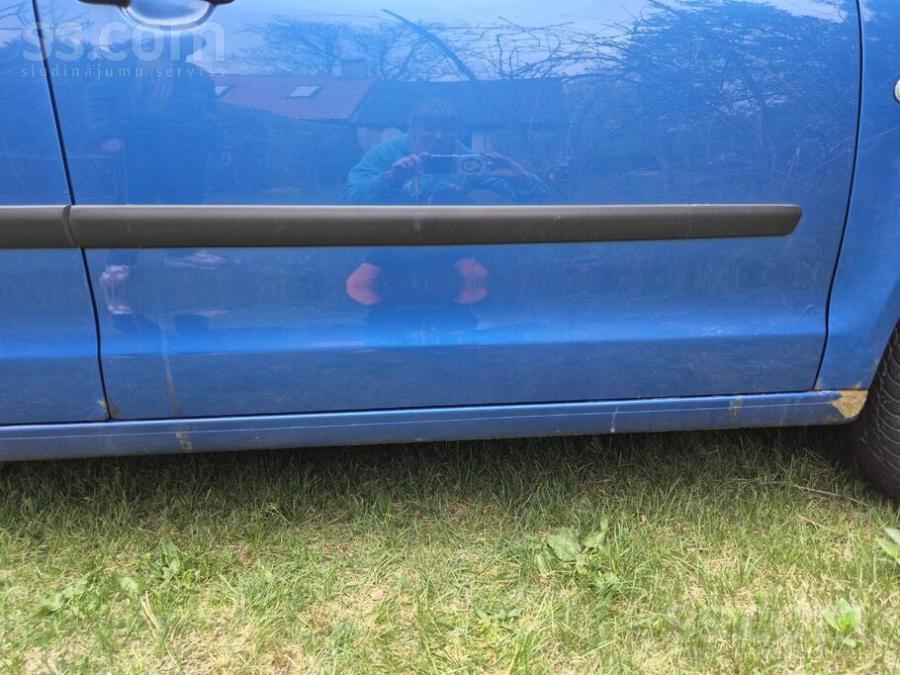 Zils Volkswagen Polo 2005 Rīga, ar dzinēja tilpumu 1.20 L un nobraukumu 270 tūkst. km par 1400 €, foto 11 vietnē AUTOMOTO.COM.LV