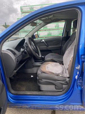 Blue Volkswagen Polo 2005 in Ogre, with an engine capacity of 1.90 L and mileage of 331 thousand km for 750 €, photo 10 on AUTOMOTO.COM.LV