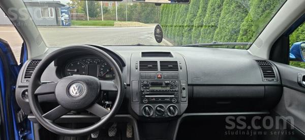 Volkswagen Polo 2005 Ludza vietnē Zils Volkswagen Polo 2005 Ludza, ar dzinēja tilpumu 1.90 L un nobraukumu 332 tūkst. km par 1400 €, foto 8 vietnē AUTOMOTO.COM.LV