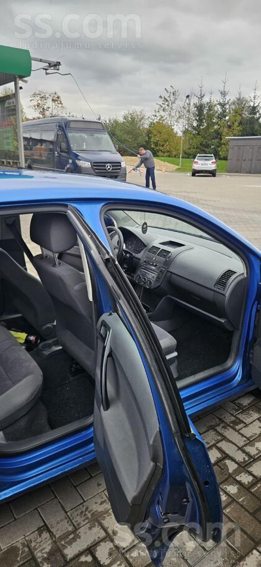 Zils Volkswagen Polo 2005 Ludza, ar dzinēja tilpumu 1.90 L un nobraukumu 332 tūkst. km par 1400 €, foto 10 vietnē AUTOMOTO.COM.LV