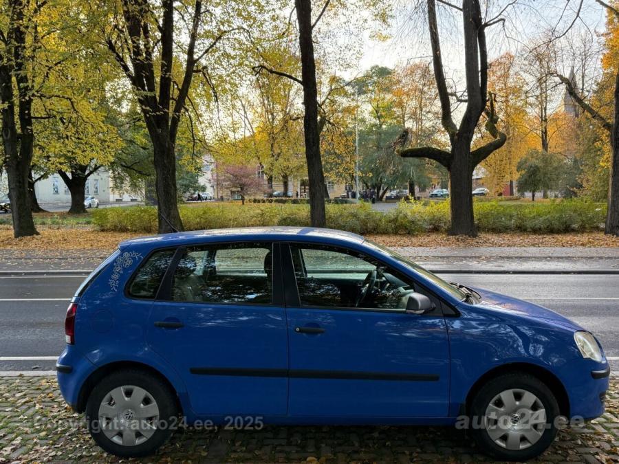 Zils Volkswagen Polo 2006 Tartu, ar dzinēja tilpumu 1.20 L un nobraukumu 292 tūkst. km par 2200 €, foto 3 vietnē AUTOMOTO.COM.LV