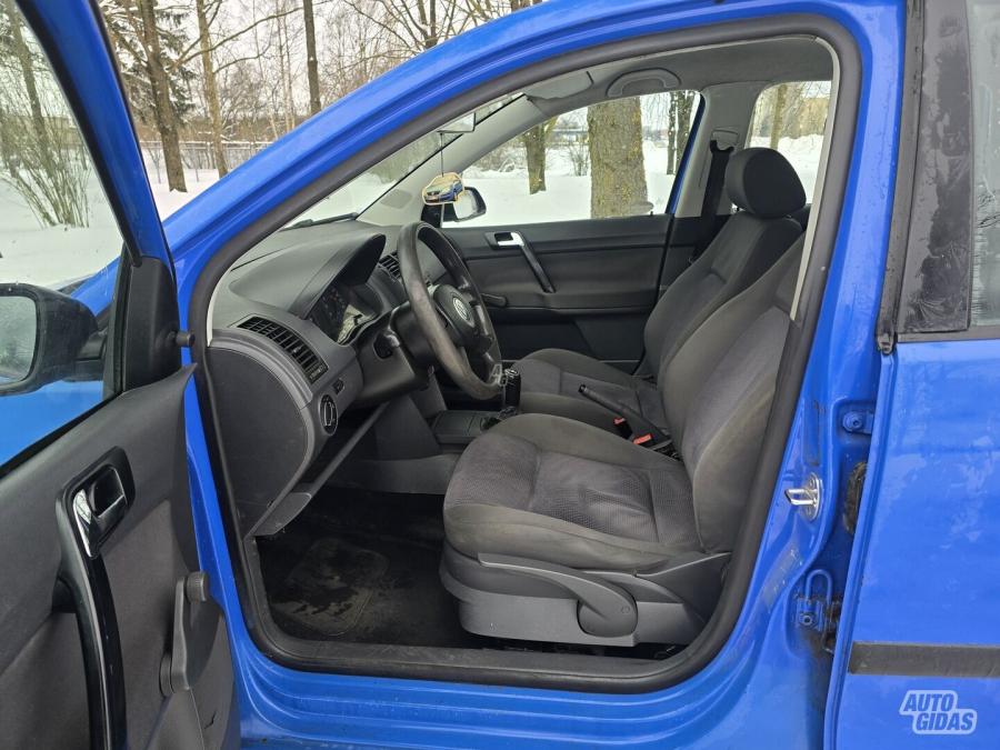 Zils Volkswagen Polo 2006 Radviliškis, ar dzinēja tilpumu 1.40 L un nobraukumu 308 tūkst. km par 999 €, foto 13 vietnē AUTOMOTO.COM.LV