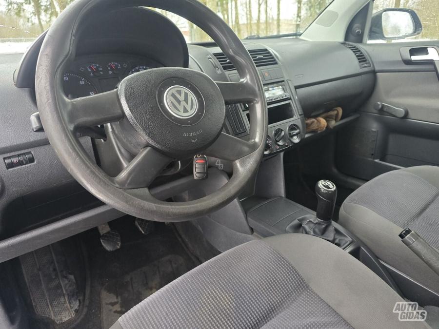 Zils Volkswagen Polo 2006 Radviliškis, ar dzinēja tilpumu 1.40 L un nobraukumu 308 tūkst. km par 999 €, foto 15 vietnē AUTOMOTO.COM.LV