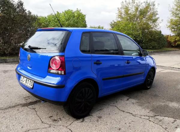 Zils Volkswagen Polo 2006 Rīga, ar dzinēja tilpumu 1.90 L un nobraukumu 317 tūkst. km par 2000 €, foto 5 vietnē AUTOMOTO.COM.LV