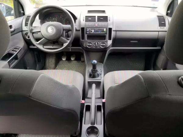 Zils Volkswagen Polo 2006 Rīga, ar dzinēja tilpumu 1.90 L un nobraukumu 317 tūkst. km par 2000 €, foto 7 vietnē AUTOMOTO.COM.LV