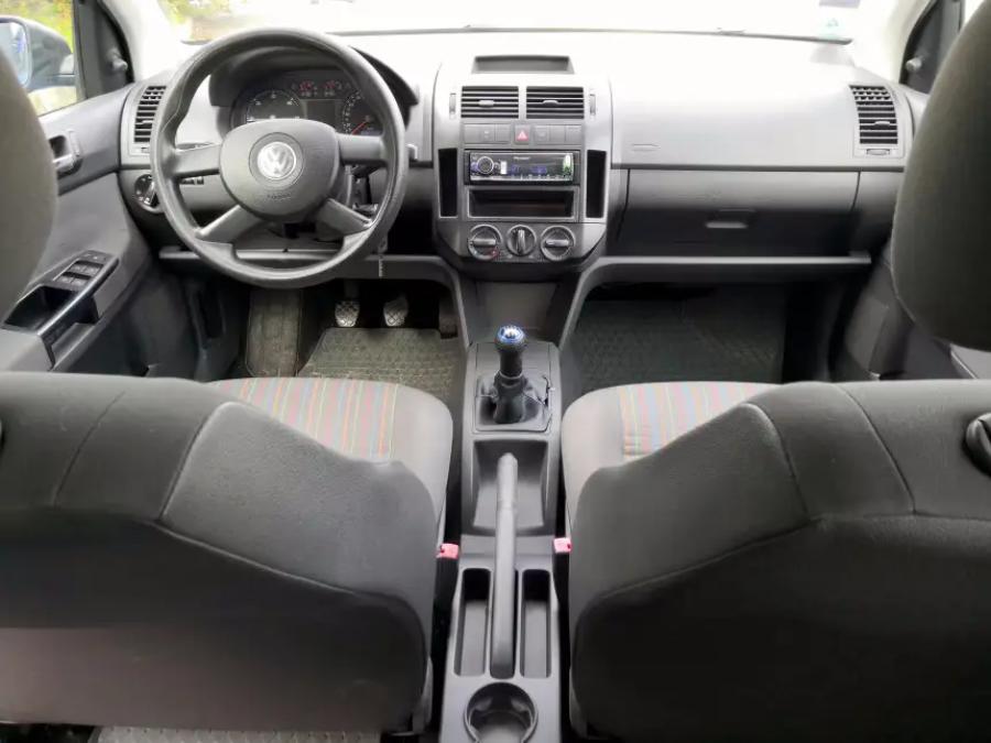 Blue Volkswagen Polo 2006 in Riga, with an engine capacity of 1.90 L and mileage of 317 thousand km for 2000 €, photo 8 on AUTOMOTO.COM.LV