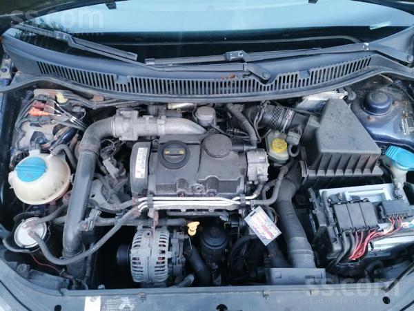 Zils Volkswagen Polo 2006 Rīga, ar dzinēja tilpumu 1.40 L un nobraukumu 390 tūkst. km par 720 €, foto 4 vietnē AUTOMOTO.COM.LV