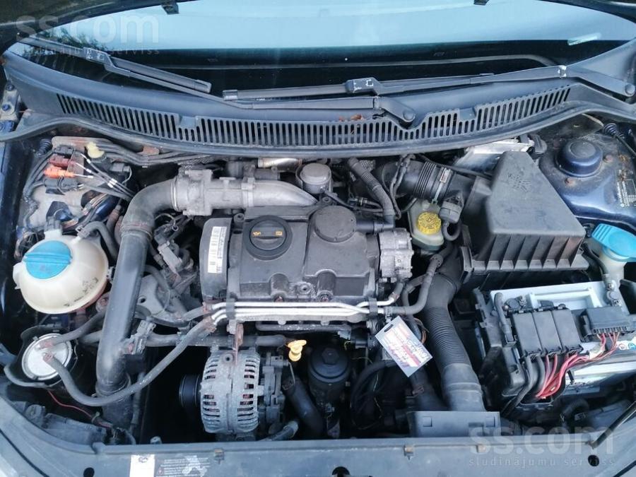 Zils Volkswagen Polo 2006 Rīga, ar dzinēja tilpumu 1.40 L un nobraukumu 390 tūkst. km par 720 €, foto 5 vietnē AUTOMOTO.COM.LV