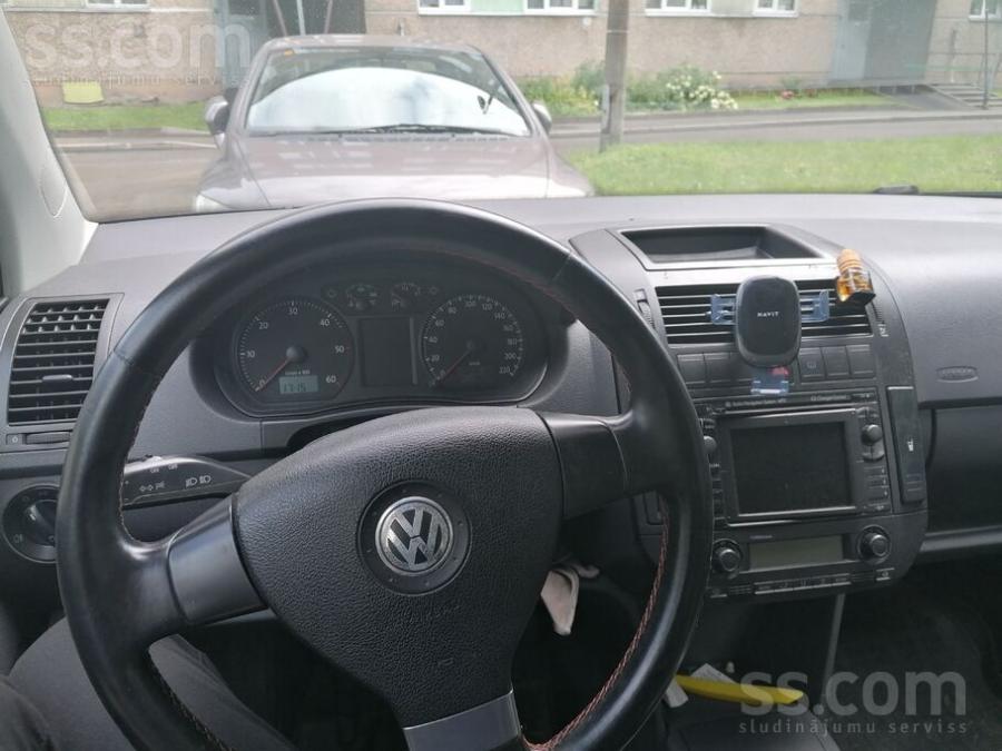 Zils Volkswagen Polo 2006 Rīga, ar dzinēja tilpumu 1.40 L un nobraukumu 390 tūkst. km par 720 €, foto 13 vietnē AUTOMOTO.COM.LV