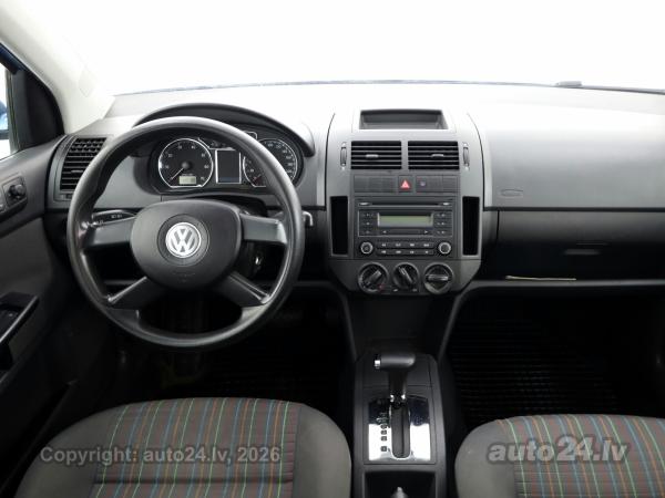 Blue Volkswagen Polo 2006 in Tallinn, with an engine capacity of 1.40 L and mileage of 205 thousand km for 1099 €, photo 5 on AUTOMOTO.COM.LV