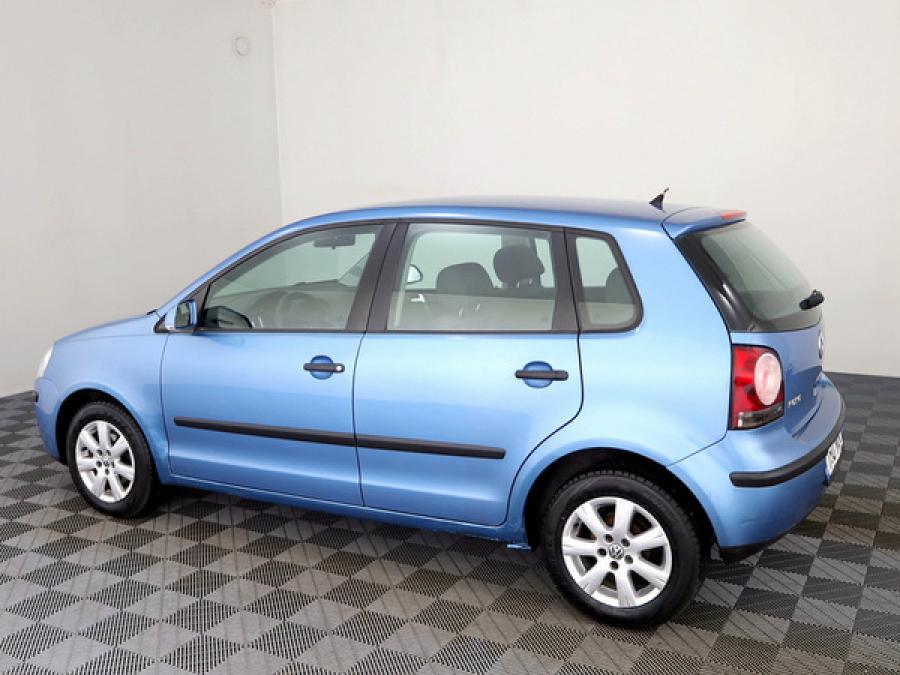 Zils Volkswagen Polo 2006 Tallina, ar dzinēja tilpumu 1.40 L un nobraukumu 205 tūkst. km par 1099 €, foto 5 vietnē AUTOMOTO.COM.LV