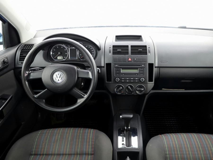 Zils Volkswagen Polo 2006 Tallina, ar dzinēja tilpumu 1.40 L un nobraukumu 205 tūkst. km par 1099 €, foto 6 vietnē AUTOMOTO.COM.LV