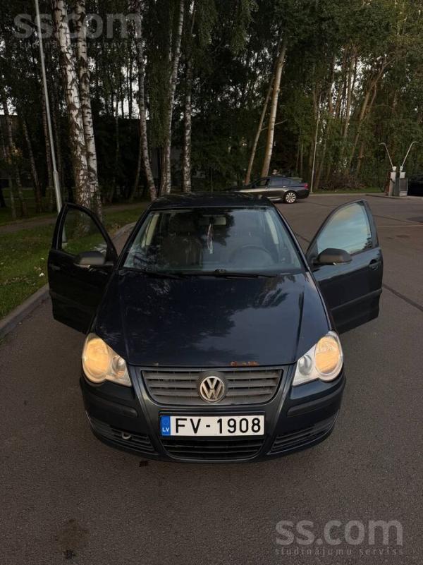 Blue Volkswagen Polo 2006 in Riga, with an engine capacity of 1.20 L and mileage of 285 thousand km for 850 €, photo 5 on AUTOMOTO.COM.LV