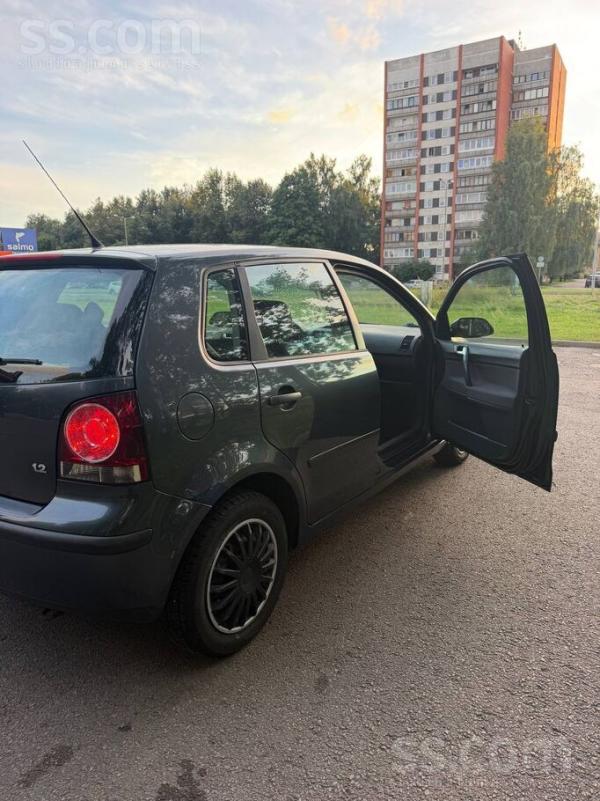 Blue Volkswagen Polo 2006 in Riga, with an engine capacity of 1.20 L and mileage of 285 thousand km for 850 €, photo 7 on AUTOMOTO.COM.LV