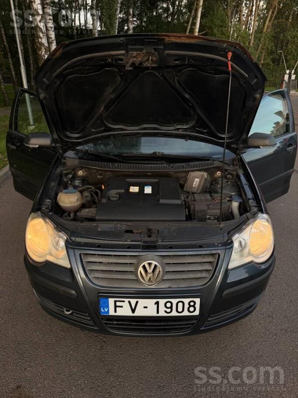 Blue Volkswagen Polo 2006 in Riga, with an engine capacity of 1.20 L and mileage of 285 thousand km for 850 €, photo 8 on AUTOMOTO.COM.LV