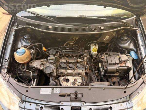 Blue Volkswagen Polo 2006 in Riga, with an engine capacity of 1.20 L and mileage of 285 thousand km for 850 €, photo 9 on AUTOMOTO.COM.LV