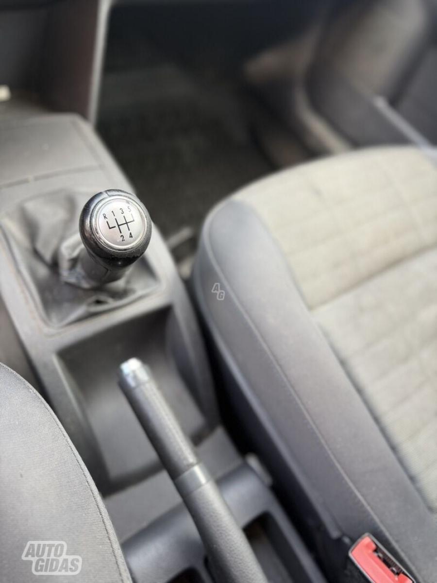 Blue Volkswagen Polo 2007 in Kaunas, with an engine capacity of 1.40 L and mileage of 345 thousand km for 1250 €, photo 20 on AUTOMOTO.COM.LV