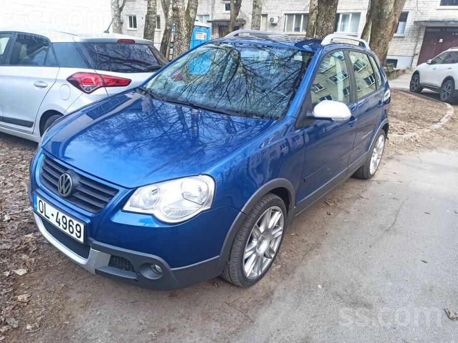 Blue Volkswagen Polo 2007 in Riga, with an engine capacity of 1.60 L and mileage of 141 thousand km for 3650 €, photo 7 on AUTOMOTO.COM.LV