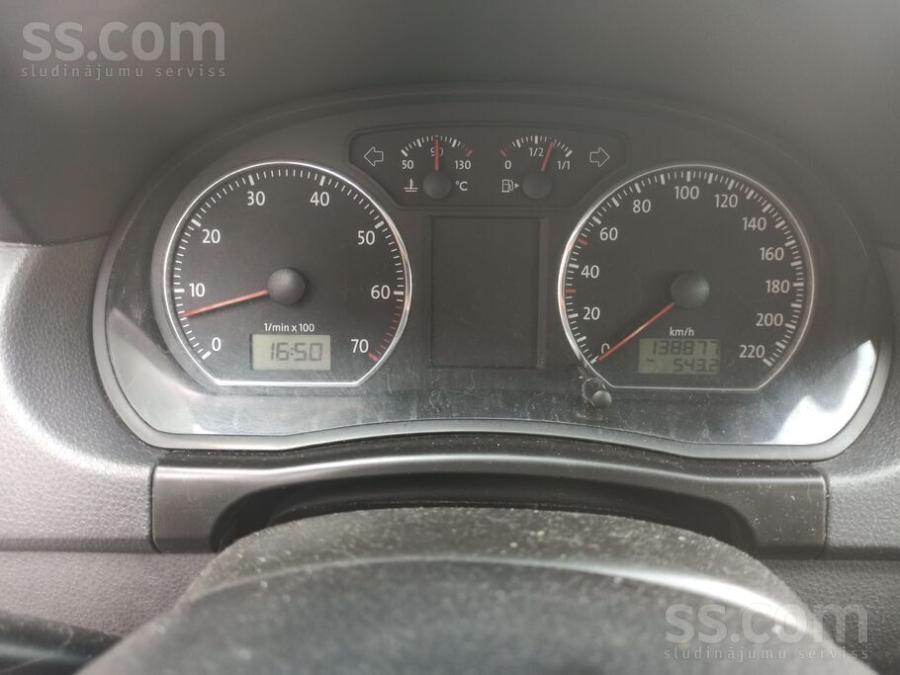 Blue Volkswagen Polo 2007 in Riga, with an engine capacity of 1.60 L and mileage of 141 thousand km for 3650 €, photo 13 on AUTOMOTO.COM.LV