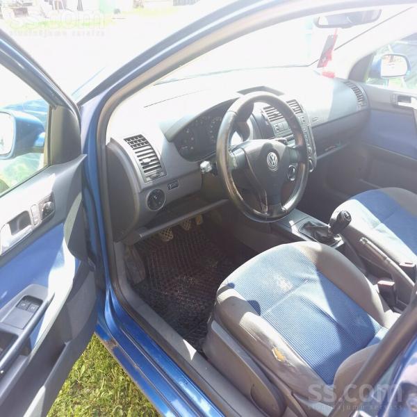 Blue Volkswagen Polo 2007 in Riga, with an engine capacity of 1.40 L and mileage of 396 thousand km for 1150 €, photo 6 on AUTOMOTO.COM.LV