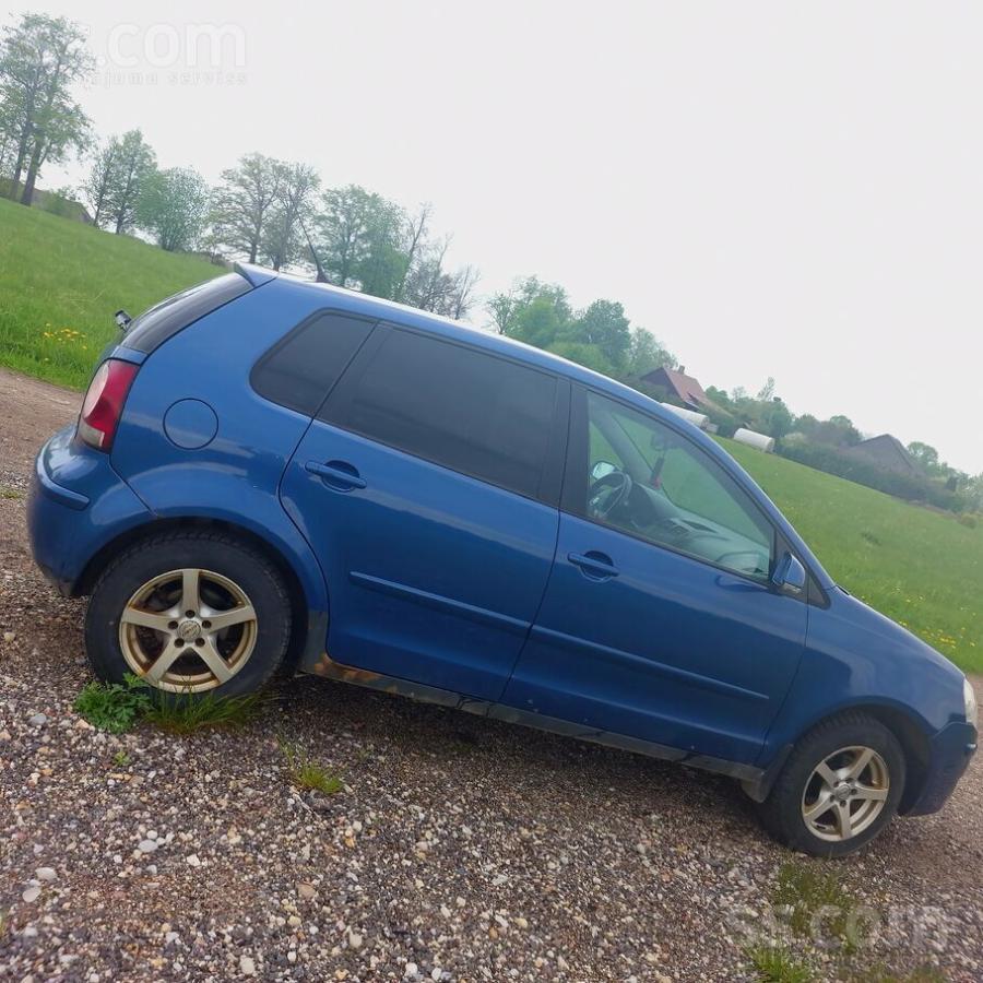Blue Volkswagen Polo 2007 in Riga, with an engine capacity of 1.40 L and mileage of 396 thousand km for 1150 €, photo 11 on AUTOMOTO.COM.LV