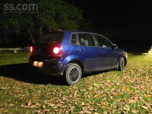 Blue Volkswagen Polo 2007 in Riga, with an engine capacity of 1.40 L and mileage of 361 thousand km for 1200 €, photo 3 on AUTOMOTO.COM.LV