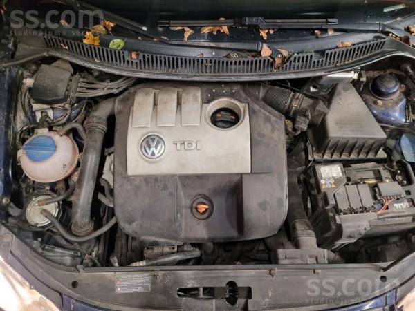 Blue Volkswagen Polo 2007 in Riga, with an engine capacity of 1.40 L and mileage of 361 thousand km for 1200 €, photo 6 on AUTOMOTO.COM.LV
