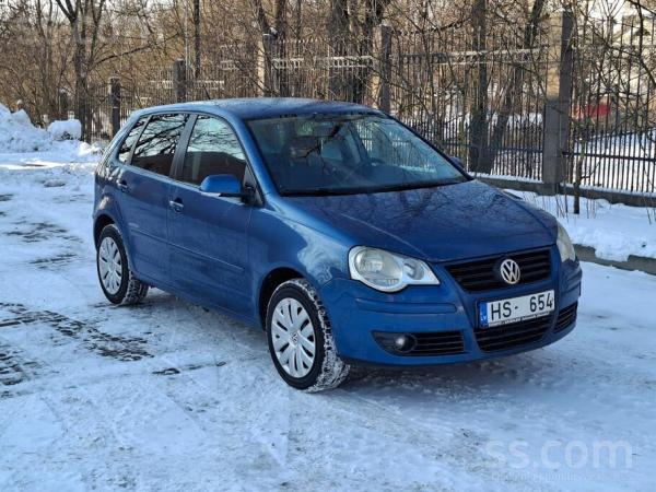 Zils Volkswagen Polo 2008 Rīga, ar dzinēja tilpumu 1.90 L un nobraukumu 250 tūkst. km par 2600 €, foto 5 vietnē AUTOMOTO.COM.LV