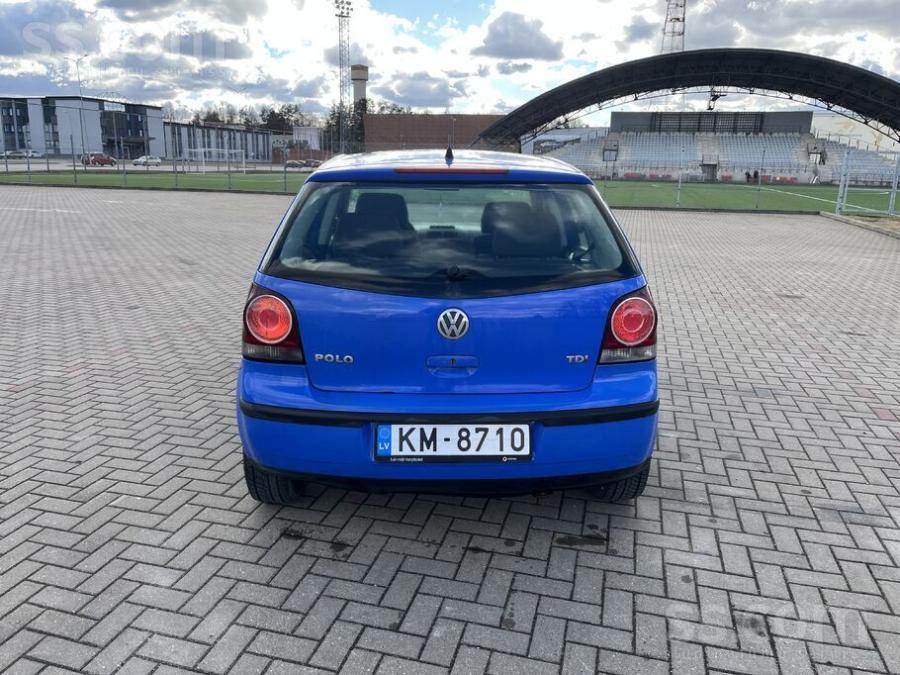 Zils Volkswagen Polo 2008 Valmiera, ar dzinēja tilpumu 1.40 L un nobraukumu 318 tūkst. km par 1250 €, foto 4 vietnē AUTOMOTO.COM.LV