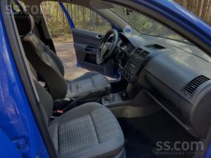Zils Volkswagen Polo 2008 Valmiera, ar dzinēja tilpumu 1.40 L un nobraukumu 318 tūkst. km par 1250 €, foto 8 vietnē AUTOMOTO.COM.LV