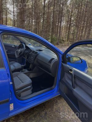 Zils Volkswagen Polo 2008 Valmiera, ar dzinēja tilpumu 1.40 L un nobraukumu 318 tūkst. km par 1250 €, foto 9 vietnē AUTOMOTO.COM.LV