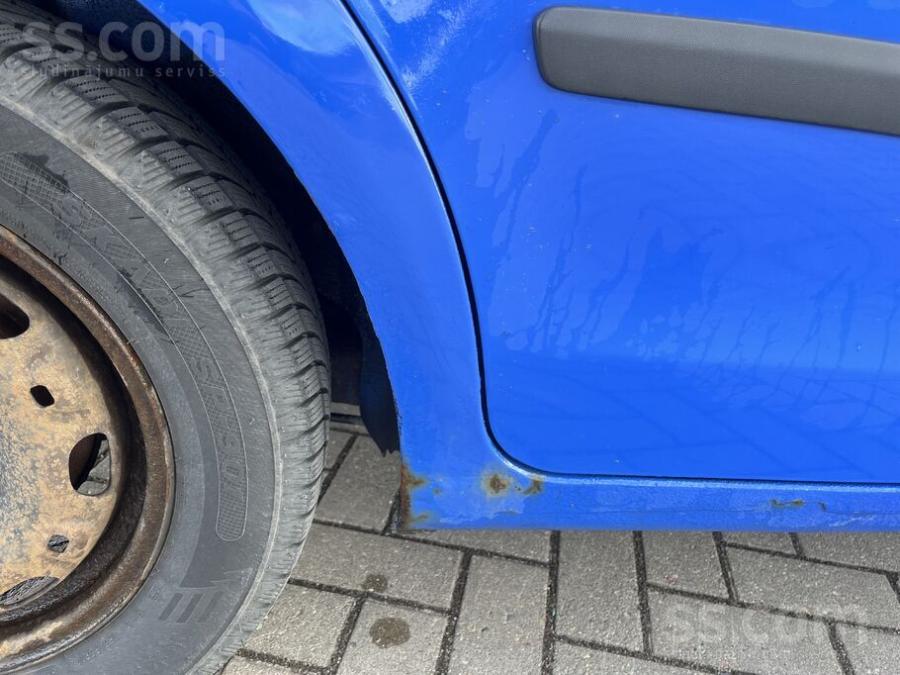 Zils Volkswagen Polo 2008 Valmiera, ar dzinēja tilpumu 1.40 L un nobraukumu 318 tūkst. km par 1250 €, foto 14 vietnē AUTOMOTO.COM.LV