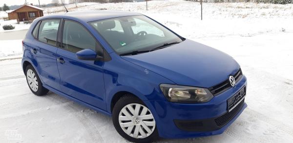 Blue Volkswagen Polo 2009 in Utena, with an engine capacity of 1.20 L and mileage of 136 thousand km for 2550 €, photo 1 on AUTOMOTO.COM.LV