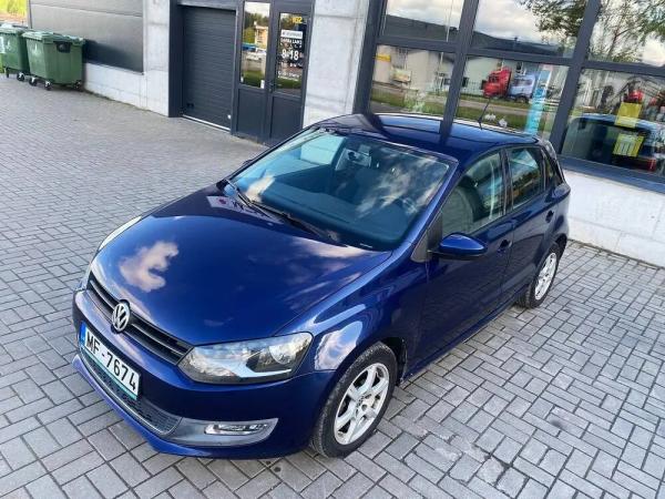 Blue Volkswagen Polo 2009 in Cesis, with an engine capacity of 1.40 L and mileage of 236 thousand km for 3499 €, photo 2 on AUTOMOTO.COM.LV
