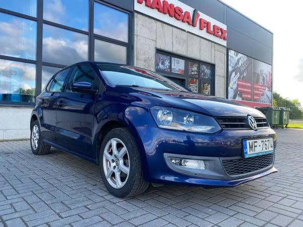 Blue Volkswagen Polo 2009 in Cesis, with an engine capacity of 1.40 L and mileage of 236 thousand km for 3499 €, photo 3 on AUTOMOTO.COM.LV