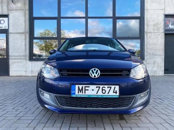 Blue Volkswagen Polo 2009 in Cesis, with an engine capacity of 1.40 L and mileage of 236 thousand km for 3499 €, photo 5 on AUTOMOTO.COM.LV