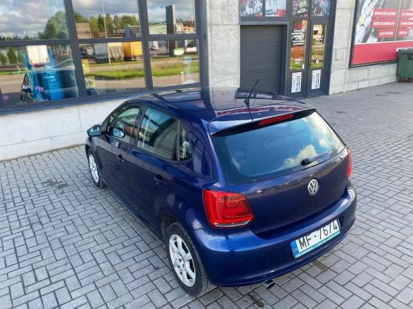 Blue Volkswagen Polo 2009 in Cesis, with an engine capacity of 1.40 L and mileage of 236 thousand km for 3499 €, photo 9 on AUTOMOTO.COM.LV