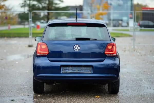 Zils Volkswagen Polo 2009 Liepāja, ar dzinēja tilpumu 1.60 L un nobraukumu 183 tūkst. km par 6250 €, foto 3 vietnē AUTOMOTO.COM.LV