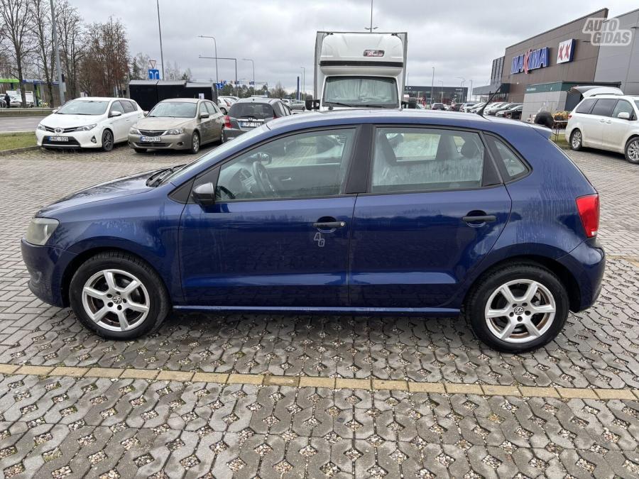 Blue Volkswagen Polo 2010 in Vilnius, with an engine capacity of 1.40 L and mileage of 142 thousand km for 1800 €, photo 3 on AUTOMOTO.COM.LV