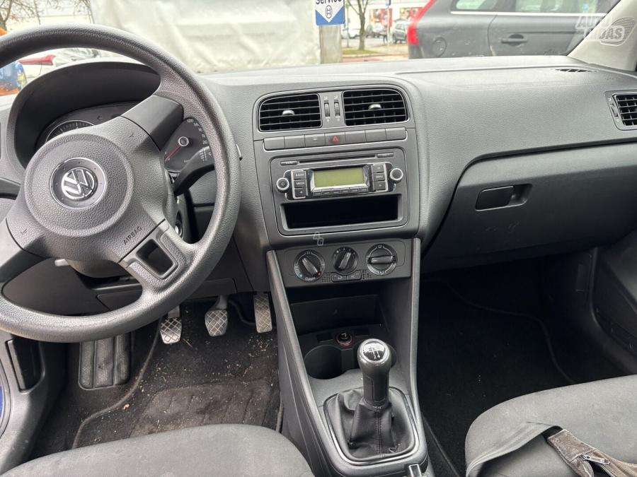 Blue Volkswagen Polo 2010 in Vilnius, with an engine capacity of 1.40 L and mileage of 142 thousand km for 1800 €, photo 15 on AUTOMOTO.COM.LV