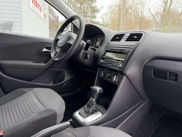 Zils Volkswagen Polo 2010 Kauņa, ar dzinēja tilpumu 1.60 L un nobraukumu 269 tūkst. km par 4550 €, foto 8 vietnē AUTOMOTO.COM.LV