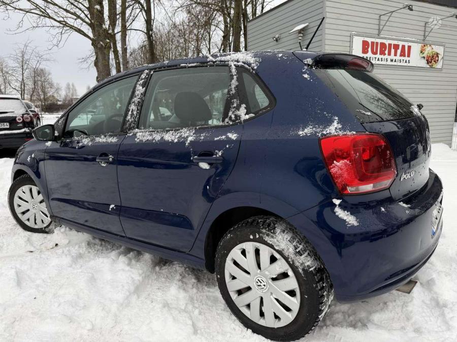 Blue Volkswagen Polo 2010 in Kaunas, with an engine capacity of 1.60 L and mileage of 269 thousand km for 4550 €, photo 19 on AUTOMOTO.COM.LV