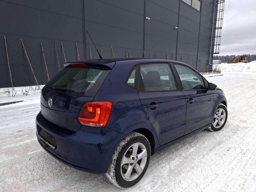 Blue Volkswagen Polo 2010 in Vilnius, with an engine capacity of 1.60 L and mileage of 231 thousand km for 5450 €, photo 1 on AUTOMOTO.COM.LV